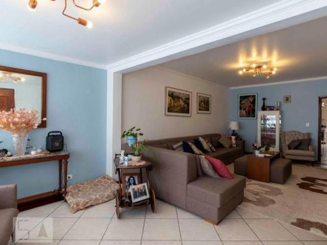 Casa à Venda Itaquera, 3 Quartos, 180 m2