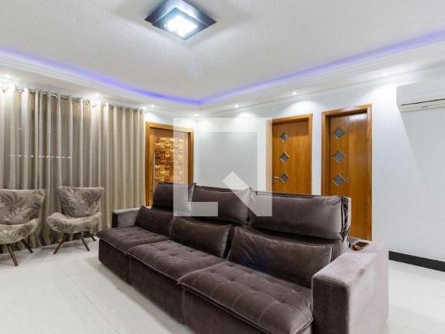 Casa à Venda Itaquera, 3 Quartos, 300 m2