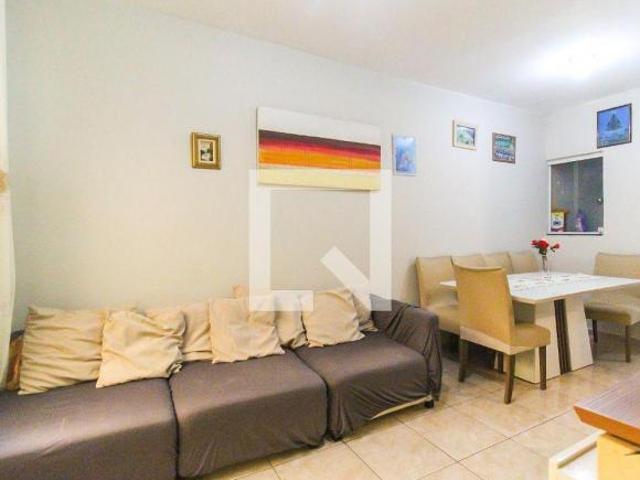 Casa à Venda Itaquera, 2 Quartos, 65 m2