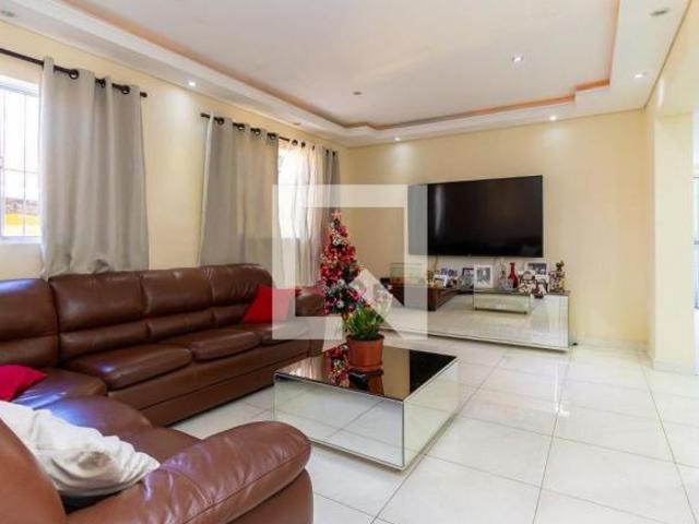 Casa à Venda Itaquera, 4 Quartos, 220 m2