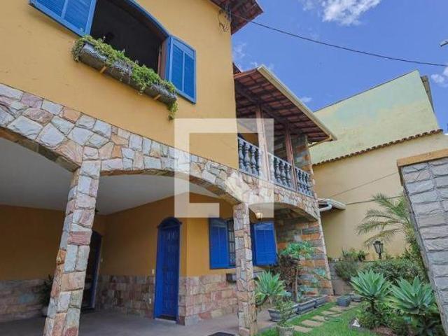 Casa à Venda João Pinheiro, 4 Quartos, 337 m² Belo Horizonte