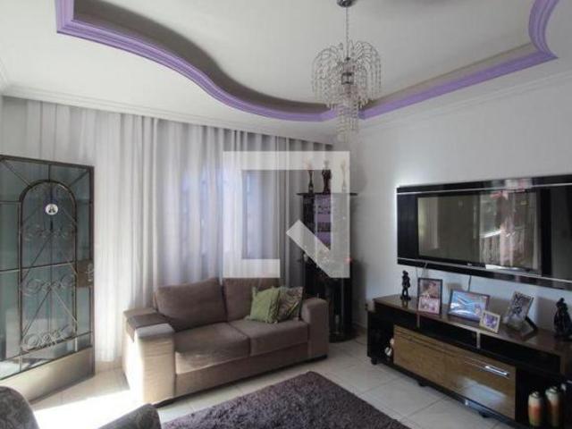Casa à Venda Jaqueline, 6 Quartos, 200 m² Belo Horizonte
