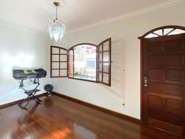 Casa à Venda Jaraguá, 5 Quartos, 328 m2