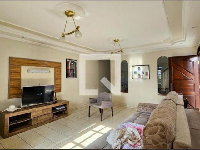 Casa à Venda Jardim Marajoara, 4 Quartos, 240 m² São Paulo