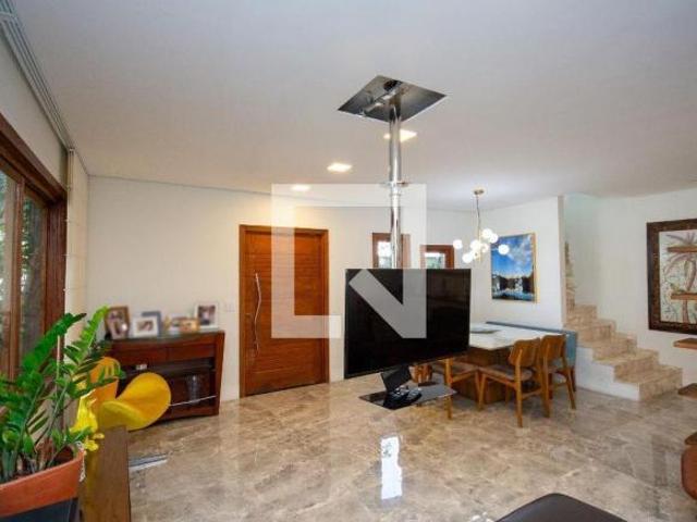 Casa à Venda Jardim Marajoara, 2 Quartos, 200 m2