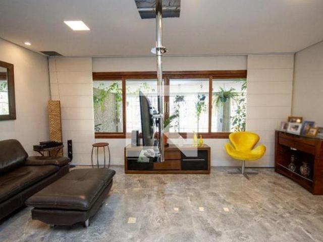 Casa à Venda Jardim Marajoara, 2 Quartos, 200 m2