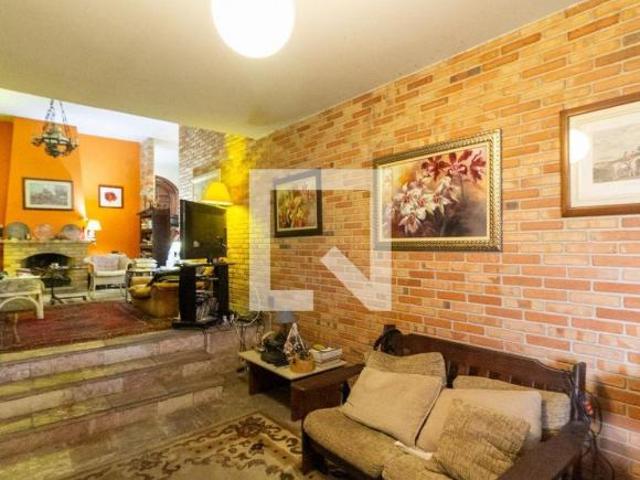 Casa à Venda Jardim Marajoara, 2 Quartos, 226 m2
