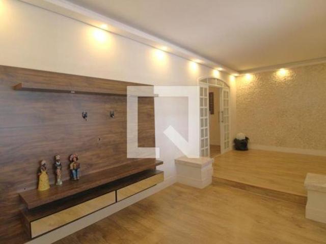 Casa à Venda Jardim Marajoara, 3 Quartos, 250 m2