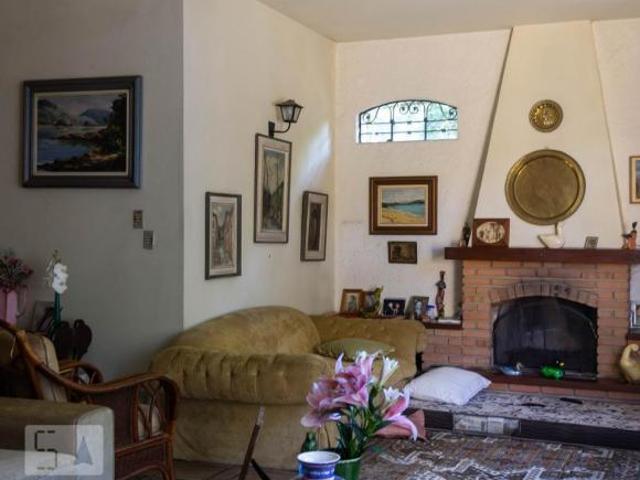 Casa à Venda Jardim Marajoara, 3 Quartos, 800 m2