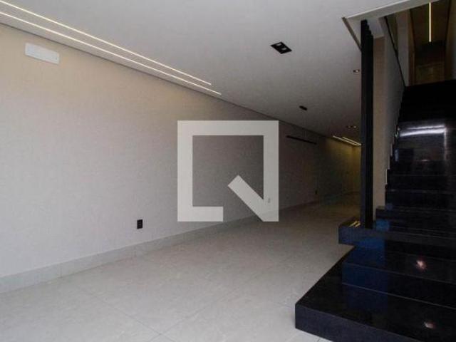Casa à Venda Jardim Maringá, 3 Quartos, 192 m² São Paulo