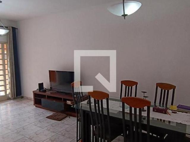 Casa à Venda Jardim Nadir, 2 Quartos, 200 m2