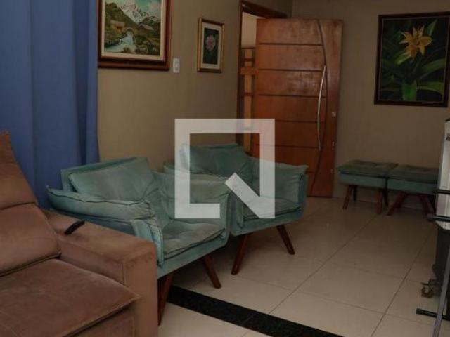 Casa à Venda Jardim Novo Mundo, 4 Quartos, 250 m² Goiânia