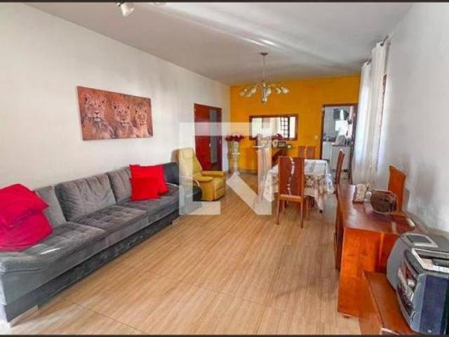 Casa à Venda Jardim América, 4 Quartos, 230 m2