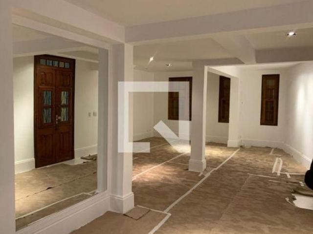 Casa à Venda Jardim América, 5 Quartos, 300 m² São Paulo