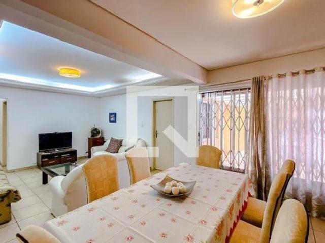 Casa à Venda Jardim Anália Franco, 3 Quartos, 230 m² São Paulo