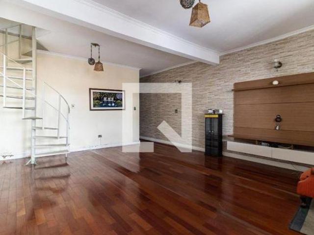 Casa à Venda Jardim Botucatu, 3 Quartos, 220 m² São Paulo