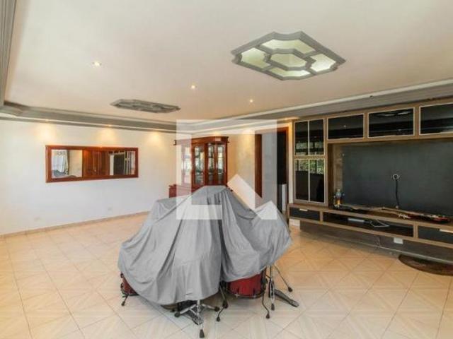 Casa à Venda Jardim Brasília, 3 Quartos, 277 m² São Paulo