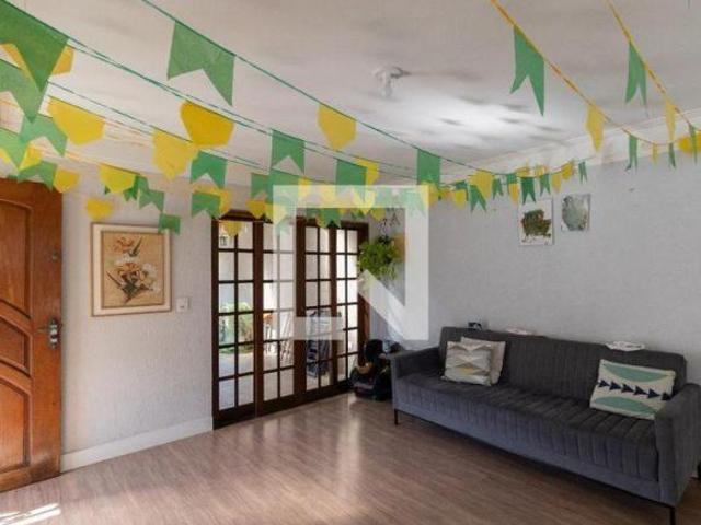 Casa à Venda Jardim Brasília, 6 Quartos, 300 m² São Paulo