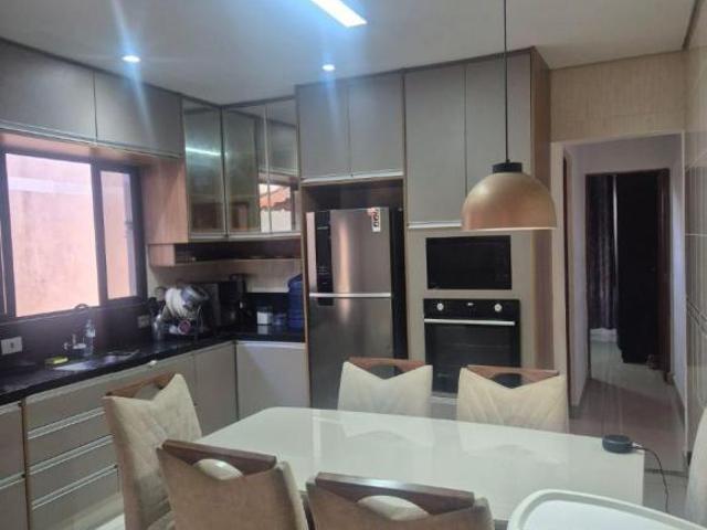 CASA À VENDA – JARDIM CAMPINAS | PRÓXIMA À ESTAÇÃO VARGINHA!