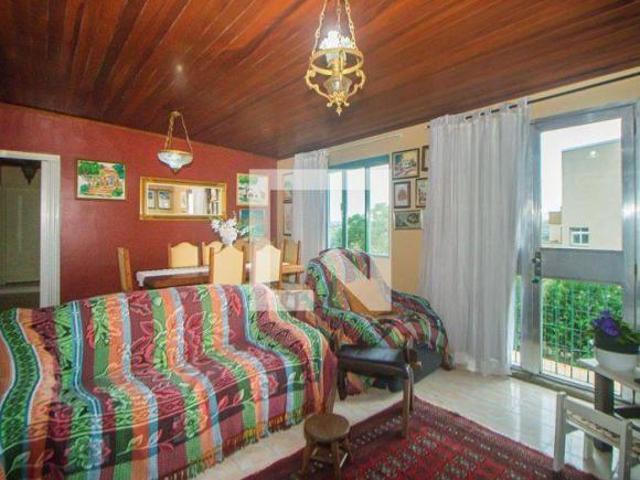 Casa à Venda Jardim Carvalho, 6 Quartos, 240 m² Porto Alegre