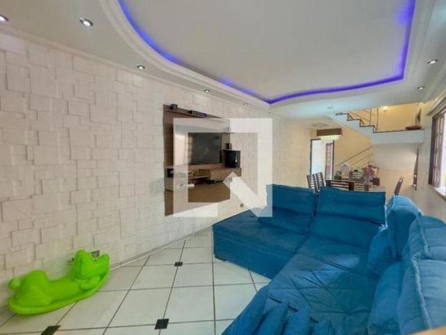 Casa à Venda Jardim Cocaia, 4 Quartos, 250 m² Guarulhos