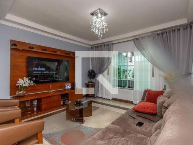 Casa à Venda Jardim Cocaia, 3 Quartos, 242 m² Guarulhos