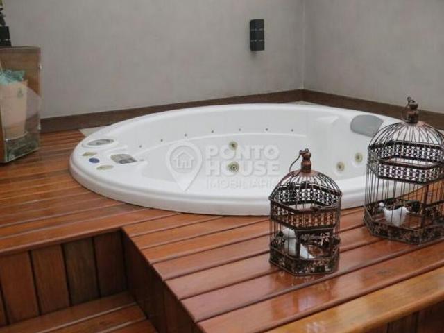 Casa à Venda Jardim da Saúde em Condomínio 3 Suítes, 5 Vagas, Junto ao Plaza Sul