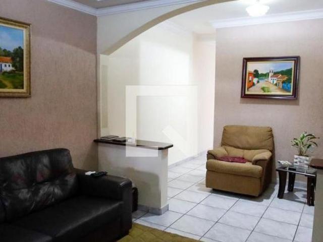 Casa à Venda Jardim das Flores, 3 Quartos, 280 m2