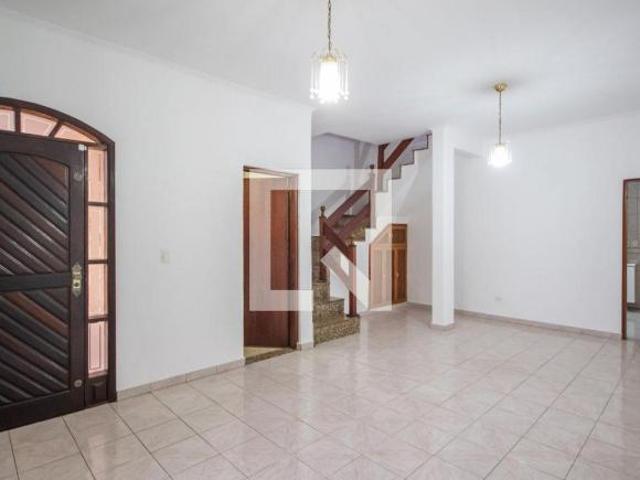 Casa à Venda Jardim das Flores, 3 Quartos, 220 m2