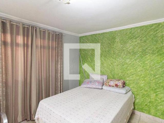 Casa à Venda Jardim das Flores, 4 Quartos, 303 m2