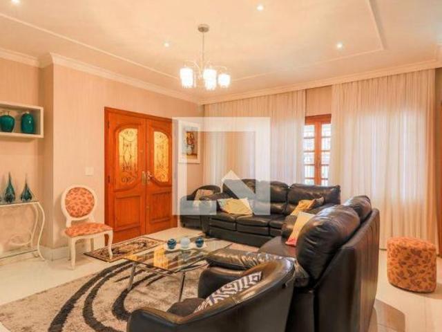 Casa à Venda Jardim das Flores, 4 Quartos, 320 m2