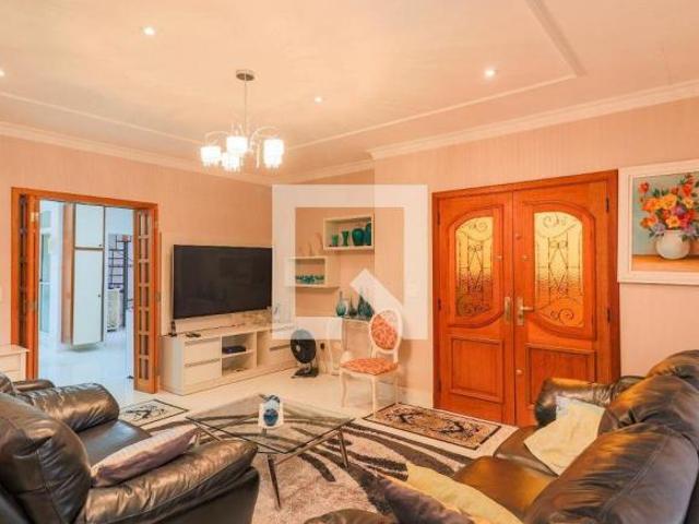 Casa à Venda Jardim das Flores, 4 Quartos, 320 m2