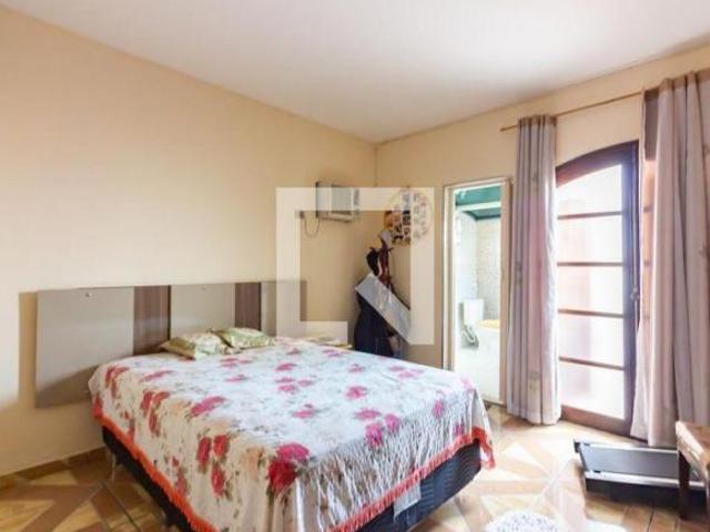 Casa à Venda Jardim das Flores, 5 Quartos, 290 m2