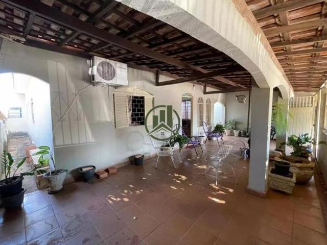 CASA À VENDA | JARDIM DAS OLIVEIRAS | TERRENO AMPLO E EXCELENTE POTENCIAL DE VALORIZAÇÃO