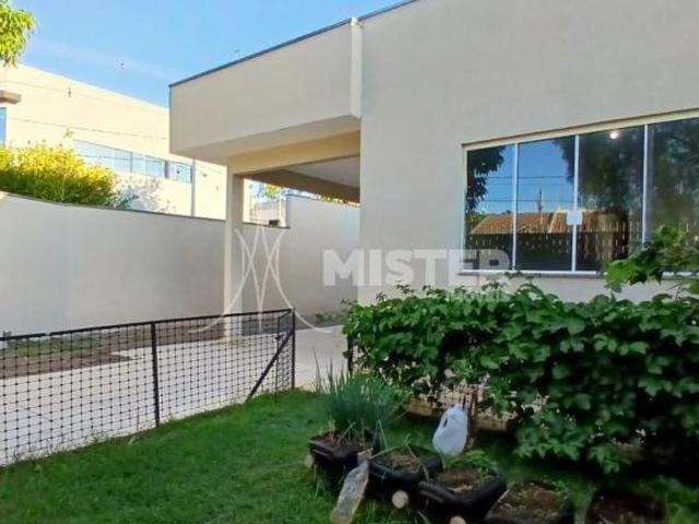 CASA COM 1 SUÍTE E 2 QUARTOS NO JARDIM DIAS I EM MARINGÁ PR