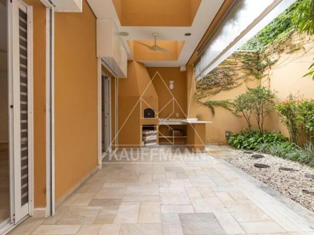 Casa à Venda Jardim Europa 2 Quartos 2 Suítes 2 Vagas 290,00m² A.U