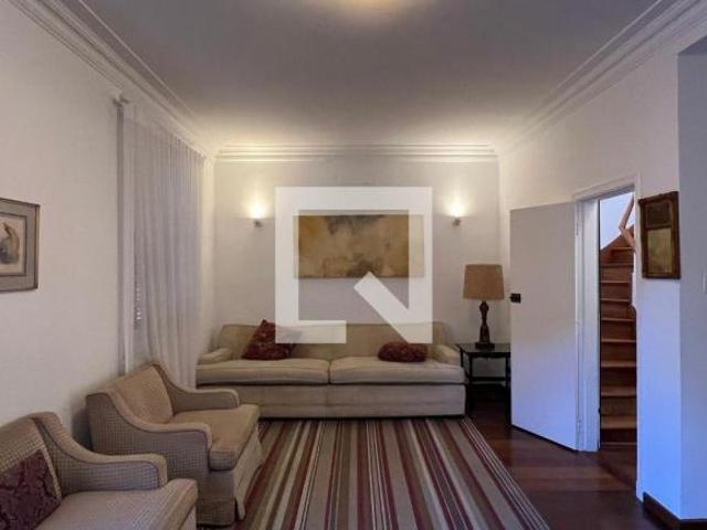 Casa à Venda Jardim Europa, 3 Quartos, 300 m2