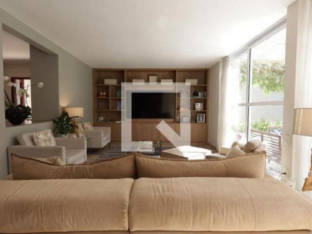 Casa à Venda Jardim Guedala, 3 Quartos, 350 m² São Paulo