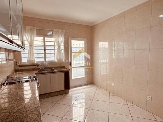 Casa à Venda – Jardim Hubert – Excelente Localização