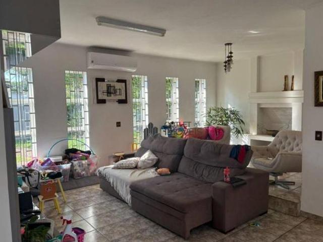 Casa à Venda – Jardim Itapoã