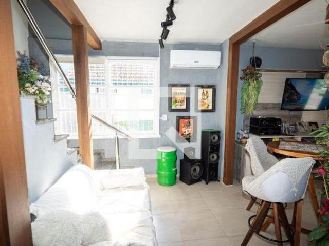 Casa à Venda Jardim Itu Sabará, 3 Quartos, 80 m² Porto Alegre