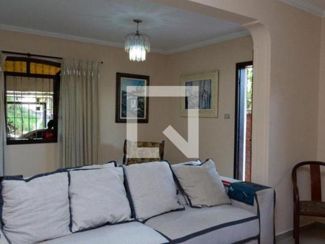 Casa à Venda Jardim Jussara, 3 Quartos, 240 m2