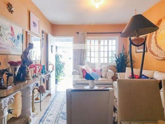 Casa à Venda Jardim Jussara, 2 Quartos, 125 m² São Paulo