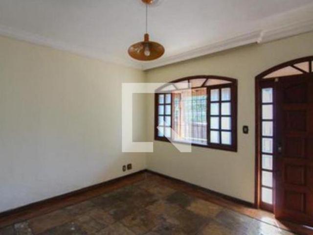Casa à Venda Jardim Leblon, 2 Quartos, 180 m² Belo Horizonte