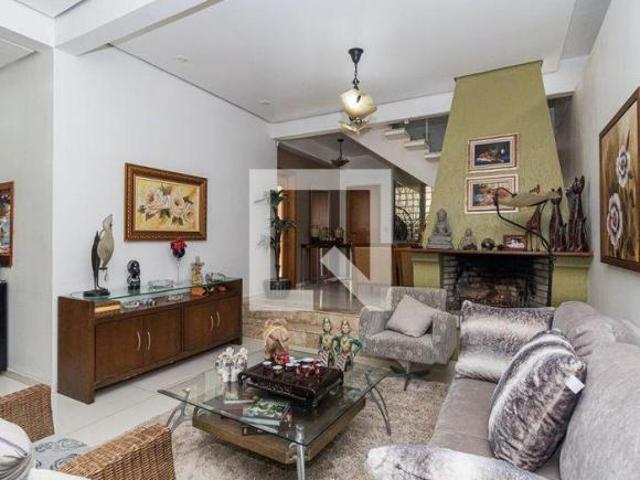 Casa à Venda Jardim Lindóia, 3 Quartos, 300 m² Porto Alegre