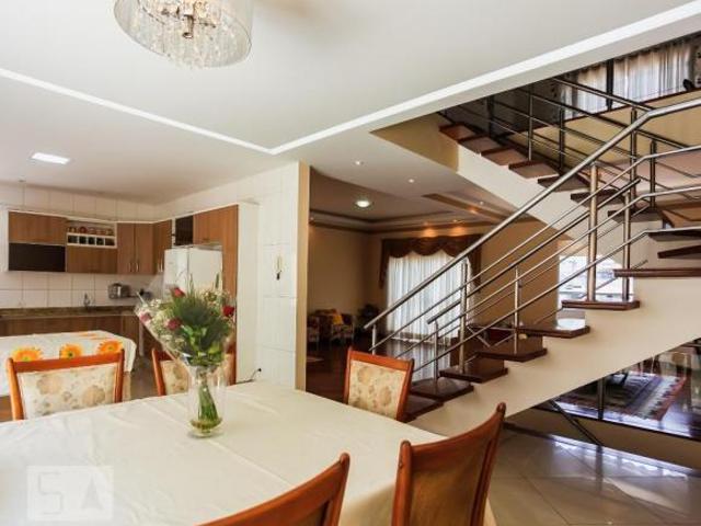 Casa à Venda Jardim Londrina, 3 Quartos, 180 m² São Paulo