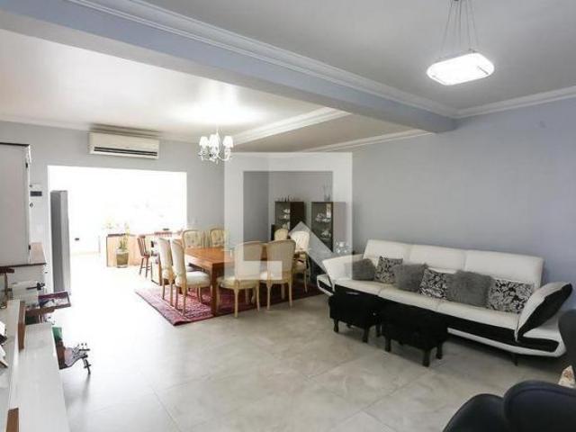 Casa à Venda Jardim Londrina, 3 Quartos, 240 m2