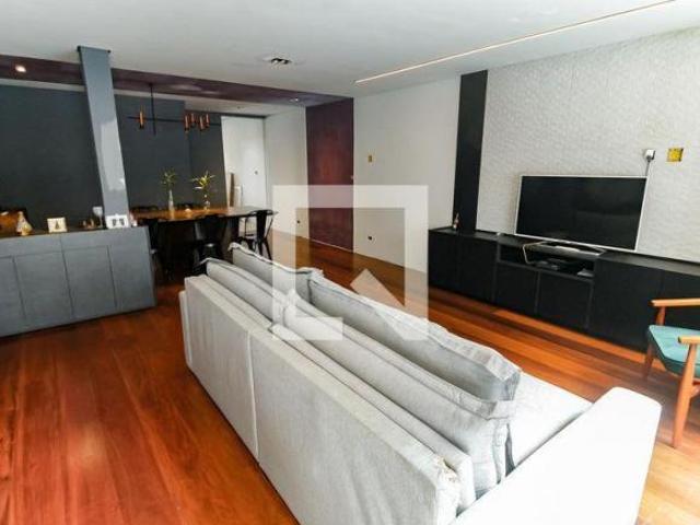 Casa à Venda Jardim Londrina, 4 Quartos, 200 m² São Paulo