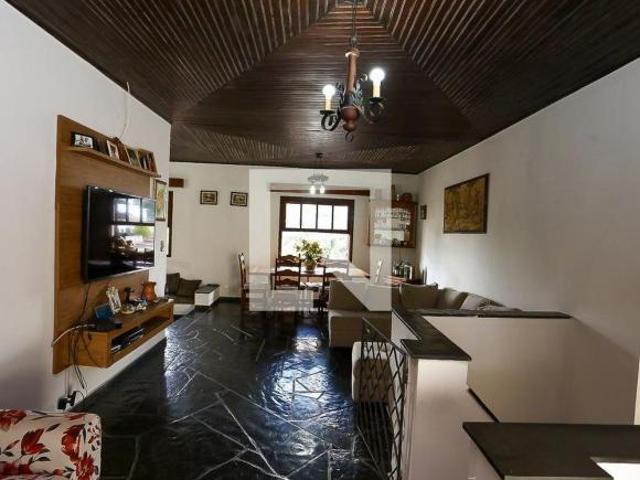 Casa à Venda Jardim Londrina, 4 Quartos, 240 m2