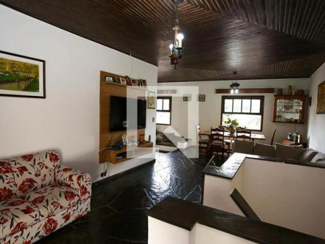 Casa à Venda Jardim Londrina, 4 Quartos, 240 m² São Paulo